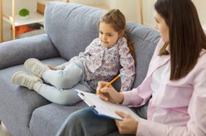 Aspergerio sindromas: simptomai, priežastys ir gydymas